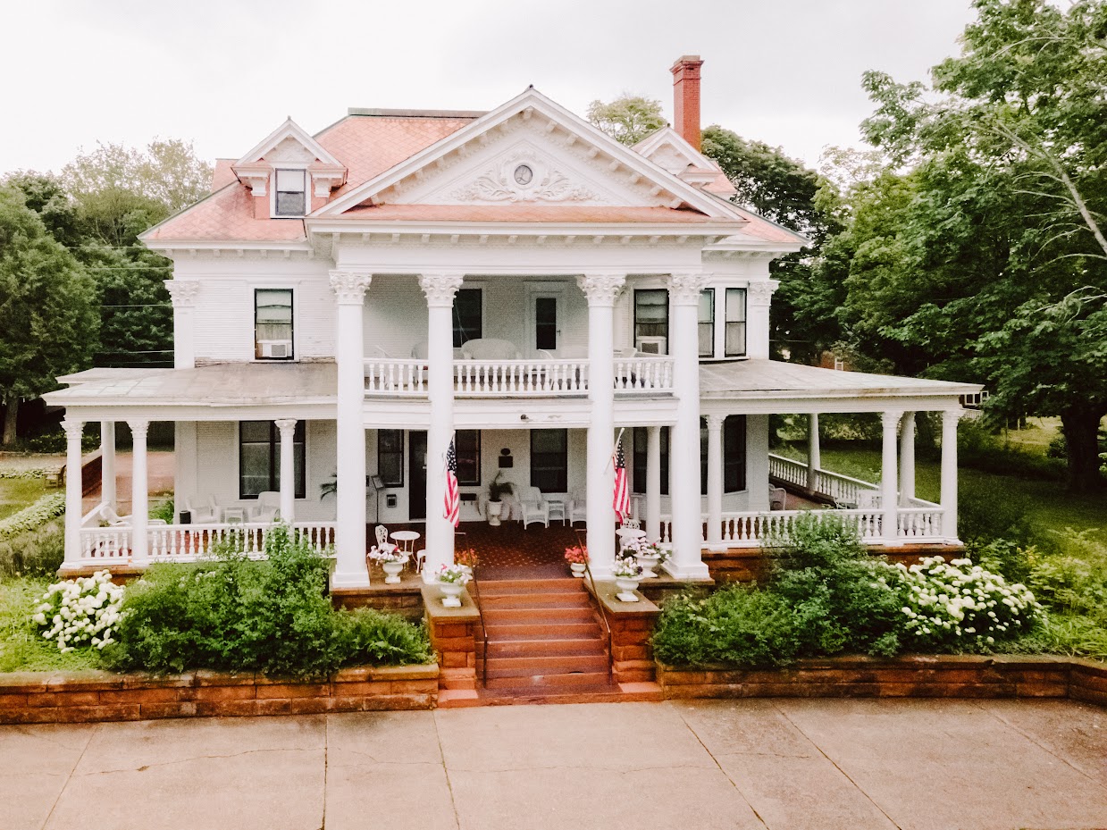 Explore | Laurium Manor Inn